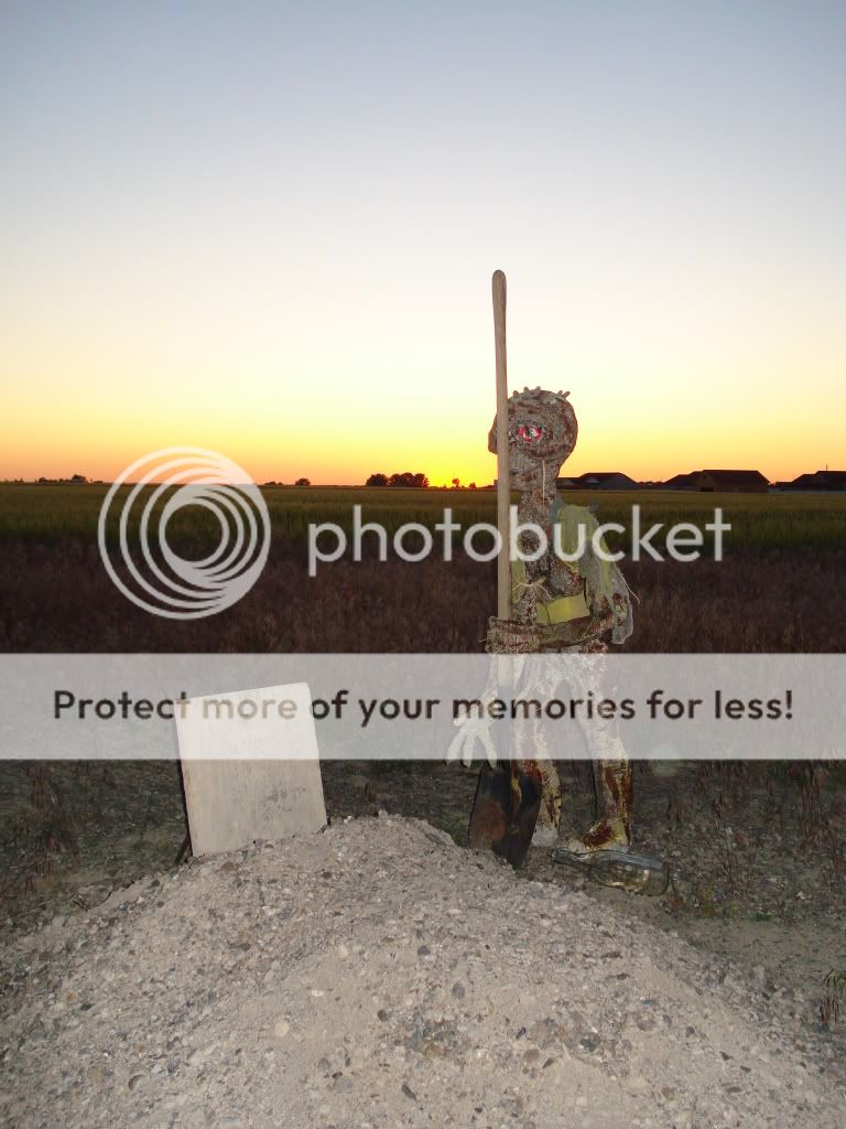 Static: - Cursed Grave Robber | Halloween Forum